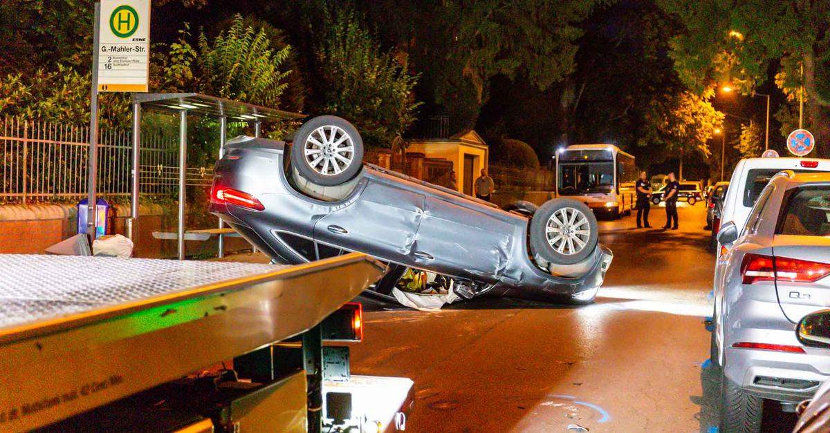 Unfall in Wiesbaden: SUV landet auf dem Dach